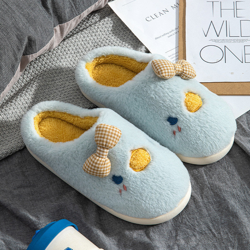 Ladies new 2021 indoor and outdoor slippers factory price cartoon lovely shape light weight home shoes supplier