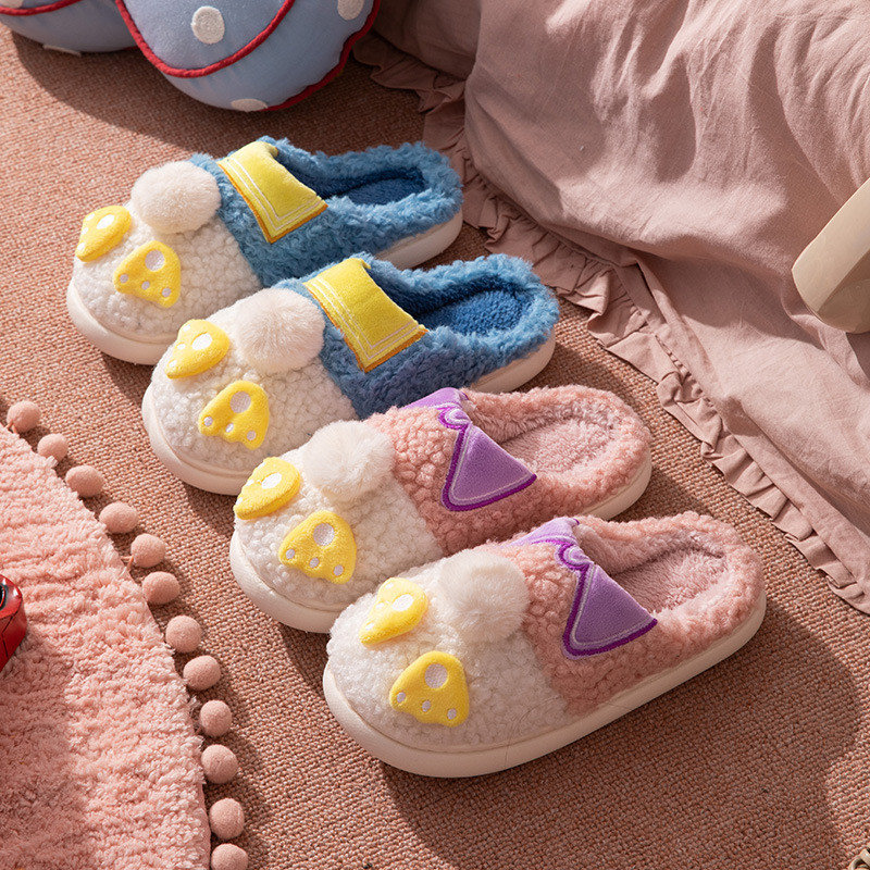 Hot sale 2021 new female autumn and winter slippers delicate plush light weight anti-slip home shoes