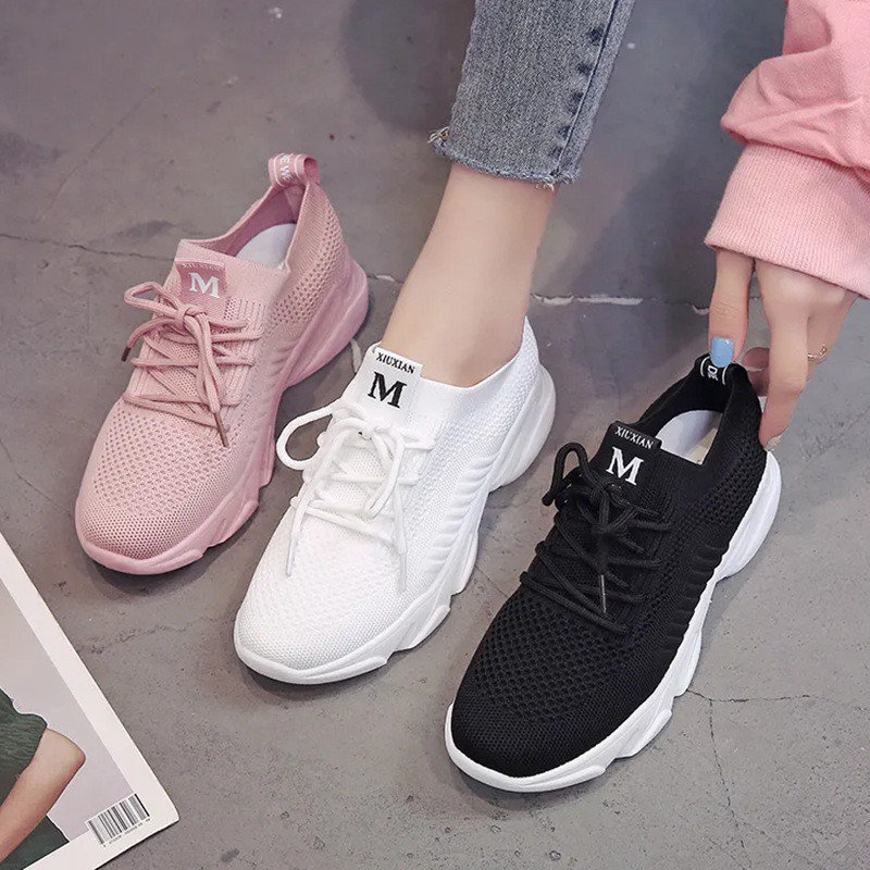 2022 new flying woven mesh sneakers women fashion casual shoes running wholesale soft sole Walking Style Shoes