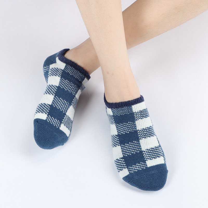 new arrival ladies non skid socks with blue and white plaid pattern ankle-length breathable socks