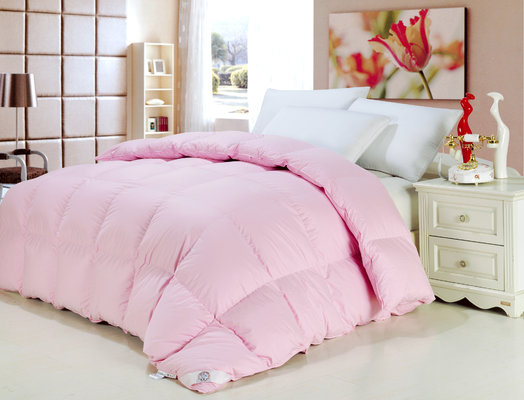 50% White GOOSE Down Pink Cotton Quilt / Duvet Double Stitched Piping for Hotel supplier