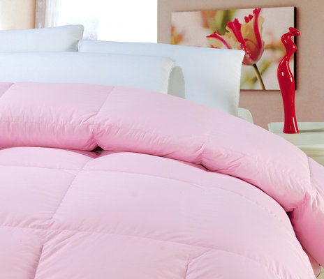 50% White GOOSE Down Pink Cotton Quilt / Duvet Double Stitched Piping for Hotel supplier