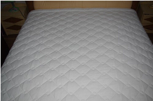 Diamond Quilting White Queen Size Quilts Comforter For Hotel / Household supplier