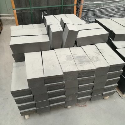 Refractory alumina carbon brick for steel ladle lining