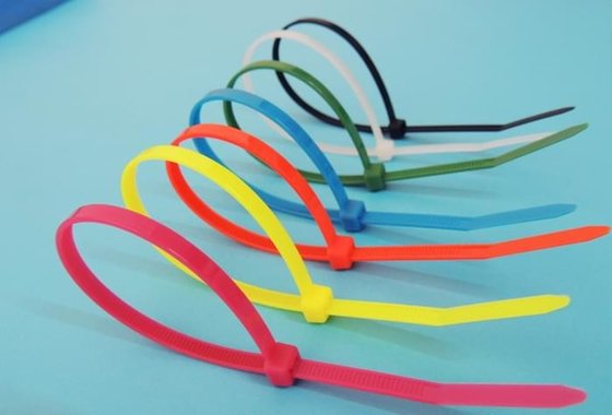 Insulated Strong Cable Ties Adjustable Self Locking Plastic Nylon Cable Tie
