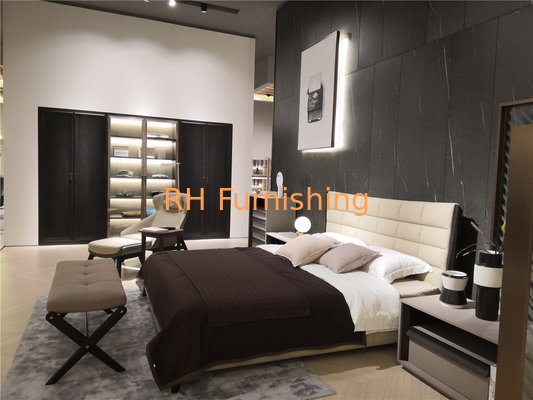 Italy design furniture Villa house King Bed made by China factory used Oak wood and Cow Leather for Luxury deisgn room supplier
