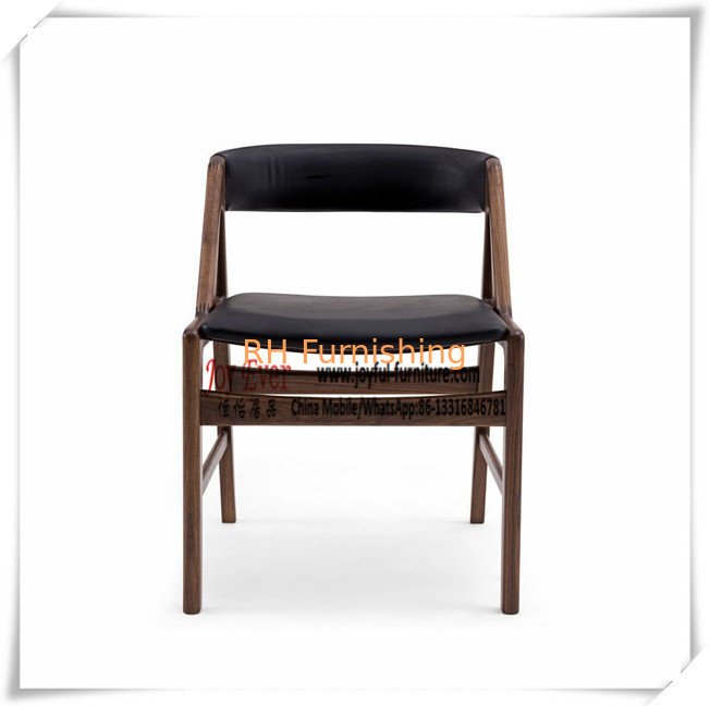 Seating chair by Ash wood and Black leather in Nordic design supplier