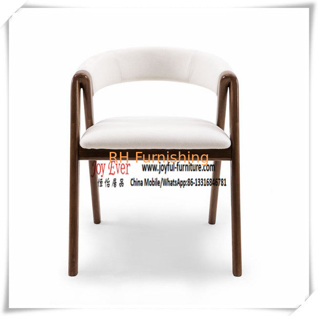 Hotel Banquete Seating chair Classical design by Ash wood and White PU leather cushion supplier