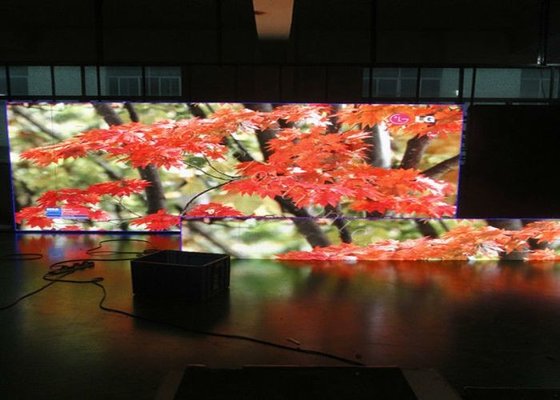 Super Slim Small Pixel Pitch LED Display , Durable Indoor Led Advertising Screen