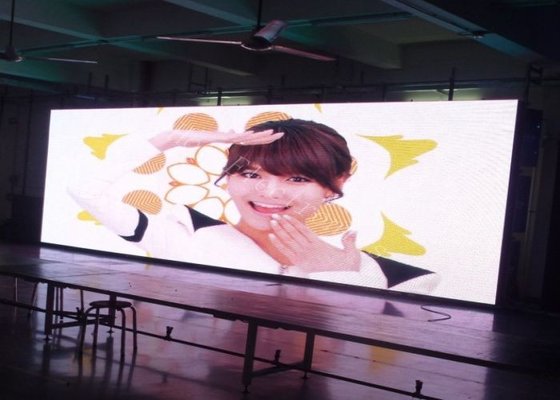 Super Slim Small Pixel Pitch LED Display , Durable Indoor Led Advertising Screen