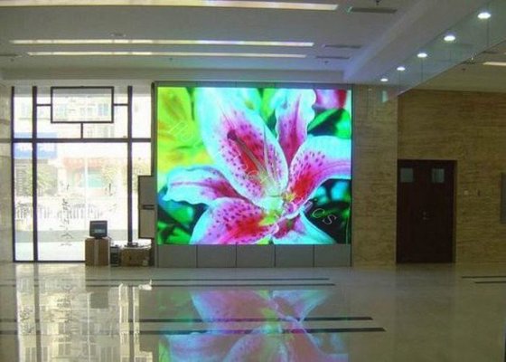 Customizable 4000Hz Small Pixel Pitch Led Display SMD 3-In-I With Long Life