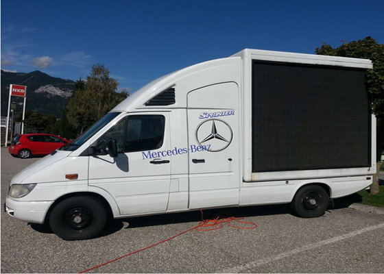Iron Slim Cabinet Mobile Truck LED Display 6500 Cd/m2 Brightness For Advertising