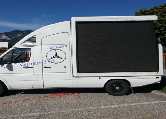 P4.81 RGB Truck Led Display Waterproof 7000nits With Seamless Splicing