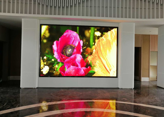 High Gray Scale Full Color LED Display , P2 Small Pixel Pitch Large Video Wall