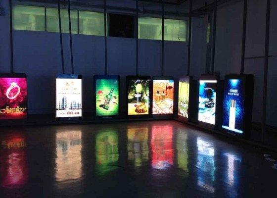 Slim Cabinet SMD LED Poster Display P5 , Lightness Led Light Box Screen Rental
