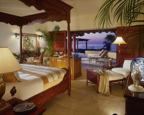 South East Asia Style Hotel Bedroom Furniture Sets With Custom Oak Veneer Holiday supplier
