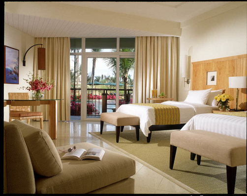 Modern Ash Wood Veneer Hotel Furniture Set With Wood Bed Bench supplier