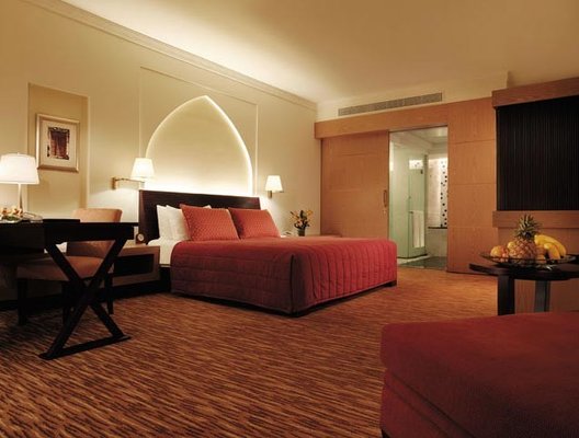Modern King Size Bedroom Hotel Furniture Set  Luxury In MDF With Cherry Wood Veneer Finish supplier
