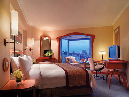 High End Oak Wood  Hotel Style Bedroom Furniture With Mirror Custom supplier