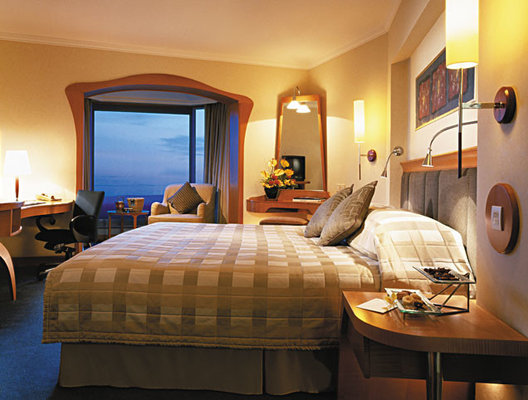 High End Oak Wood  Hotel Style Bedroom Furniture With Mirror Custom supplier