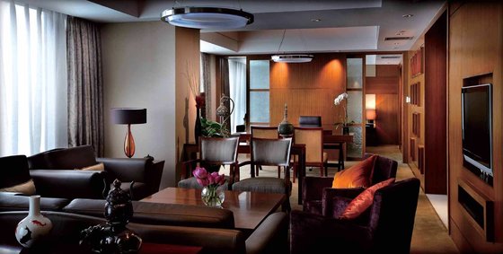 Economic Luxury Villa Bedroom Furniture Ebony Veneer With Leather Sofa supplier