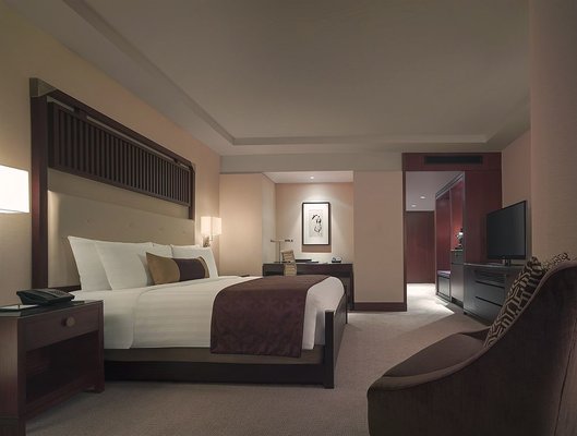 Luxury Zebrano Veneer Finished High End Bedroom Furniture Set / Full Size Bedroom Sets supplier