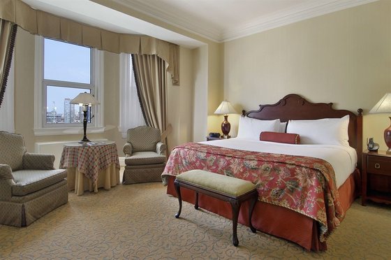 Fabric Bed Bench Hotel Furniture Set For Holiday , Hotel Lounge Furniture supplier
