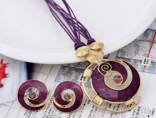 Rotation of the threaded necklace vintage necklace earrings thread BJX4312