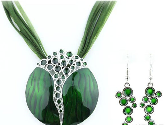 Retro Enamel round pendant necklace earrings set Circular hollow necklace Ladybug necklace BJX4324