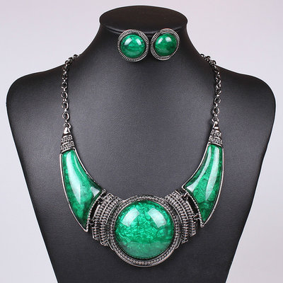 Colored resin necklace  Round necklace crescent necklace plating gun black necklace with earrings MD1410