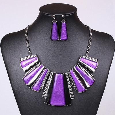 Keystone Colorful necklaces Bar Necklace Plating gun black color resin upscale classic suit wholesale MD1412