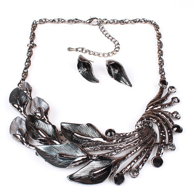 Retro necklace Color Enamel plus drill leaves Sweater chain Leaves short-chain Set Wholesale  MD1413