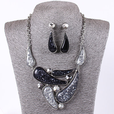 Retro upscale crescent necklace Moon Earrings Resin Necklace  Water Earrings  MD1416