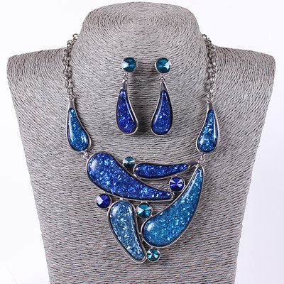 Retro upscale crescent necklace Moon Earrings Resin Necklace  Water Earrings  MD1416