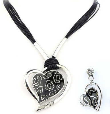 Alloy Heart Pendant Heart-shaped earrings Purple Heart Pendant  Red Heart Earrings BJX4342