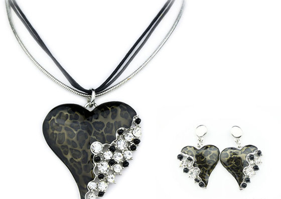 Alloy green heart-shaped necklace Purple Enamel Heart Necklace Heart Earrings Red Heart Jewelry Set BJX4343