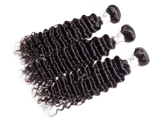Pacchi ricci del tessuto dei capelli umani di Remy, pacchi brasiliani colorati dei capelli ricci