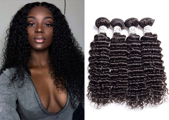 I capelli ricci profondi naturali non trattati impacchettano per la donna di colore a 10-30 pollici