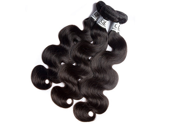 I pacchi malesi originali dei capelli umani con il corpo della chiusura del pizzo non ondeggiano spargimento
