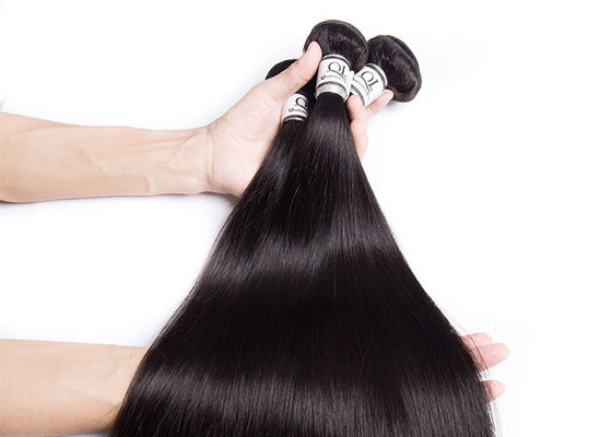 I capelli umani non trattati brillanti impacchettano/i pacchi brasiliani vergini capelli diritti del nero