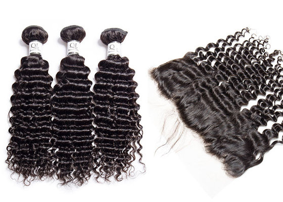 I pacchi profondi non trattati dei capelli ricci con capelli umani tinti frontale tesse