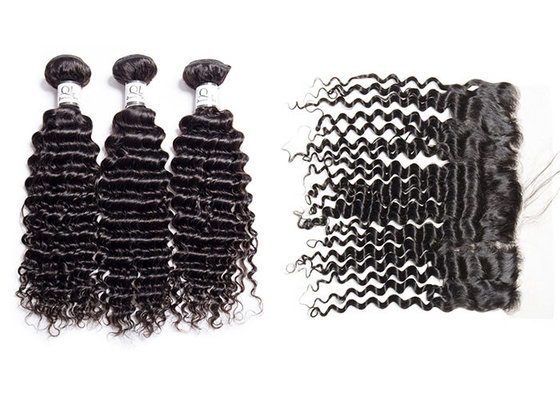 I pacchi profondi non trattati dei capelli ricci con capelli umani tinti frontale tesse