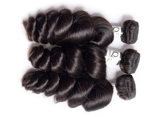 Le estensioni sciolte comode del tessuto dei capelli di Remy Wave possono tingersi e rivestite di ferro