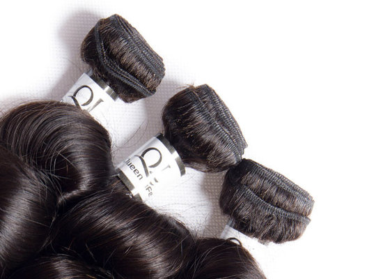 Le estensioni sciolte comode del tessuto dei capelli di Remy Wave possono tingersi e rivestite di ferro