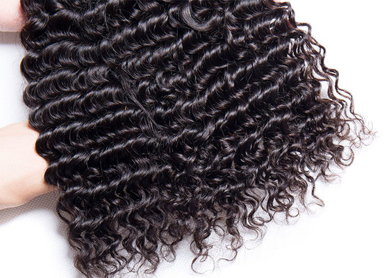 Il tessuto in profondità riccio vergine lungo dei capelli umani di Remy del malese di QueenLife può essere fattoe un restyling
