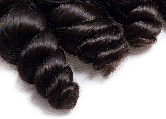 I capelli peruviani vergini impacchettano con chiusura, tessuto sciolto a 12 pollici naturale di Wave