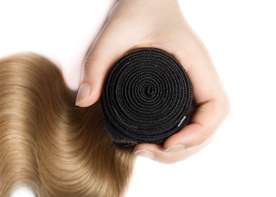 1B / 27 pacchi dei capelli di Wave del corpo di colore con chiusura possono essere candeggiati e tingersi