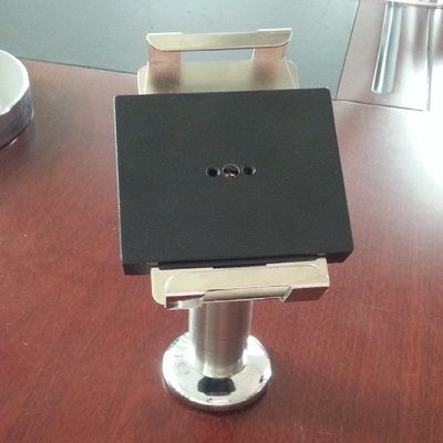 11.8-21cm adjustable width tablet pc metal display lockable holder , base diameter is 8cm