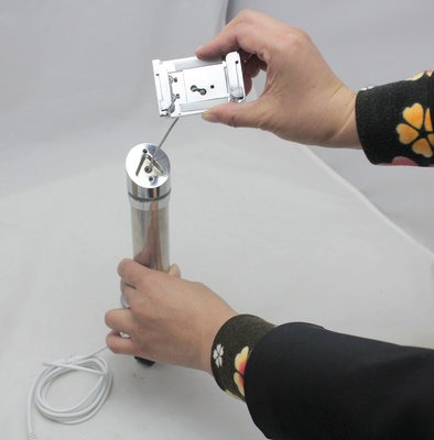 gripper width 5cm-8.3cm metal mobile phone stand charger with recoiler and lock