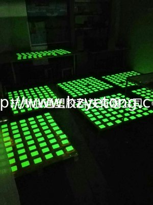 New type of self luminous reflective road stud phosphor light plastic road stud fluorescent road marker